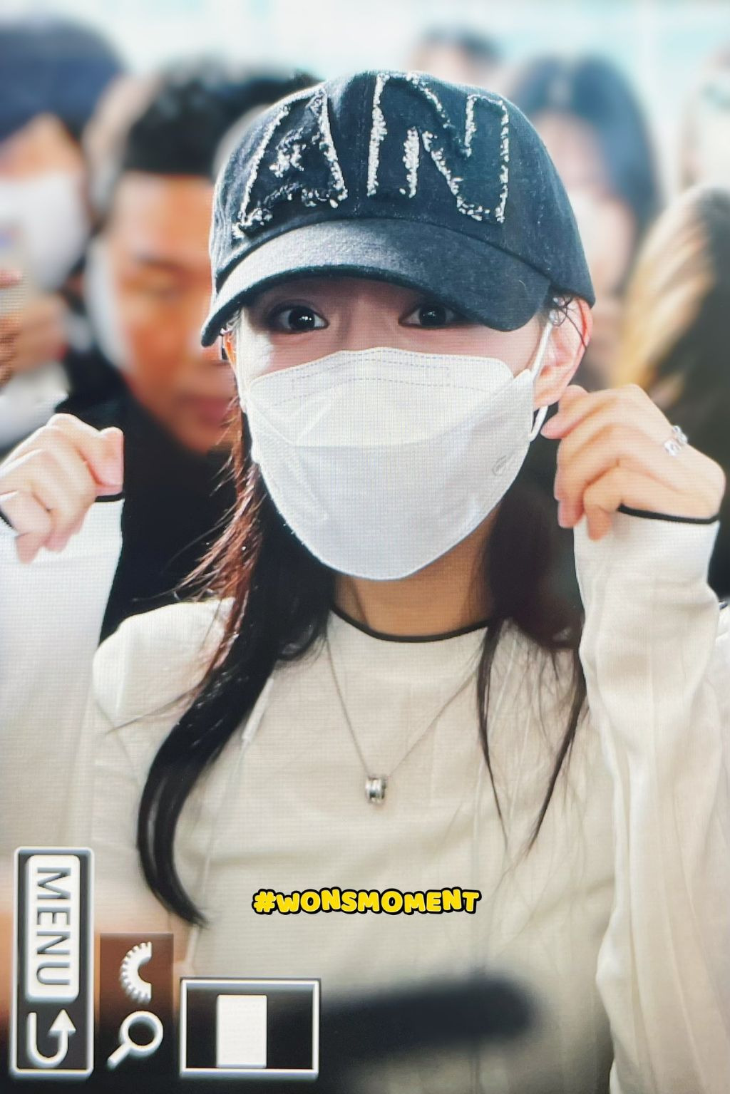 혹하게하는것들 오늘자 김지원 공항 입국 프리뷰 Daum 카페