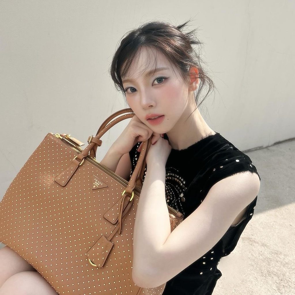혹하게하는것들 오늘 개인인스타 카리나 프라다 Daum 카페
