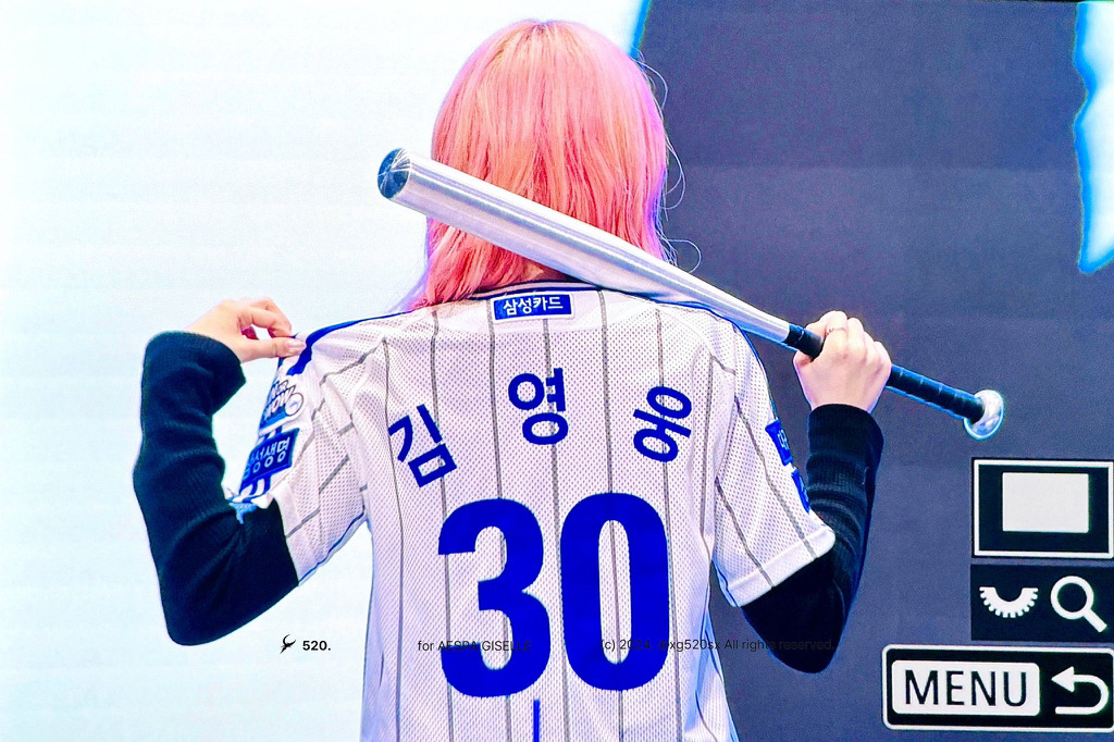 혹하게하는것들 삼성라이온즈 유니폼 입은 에스파 지젤 Daum 카페