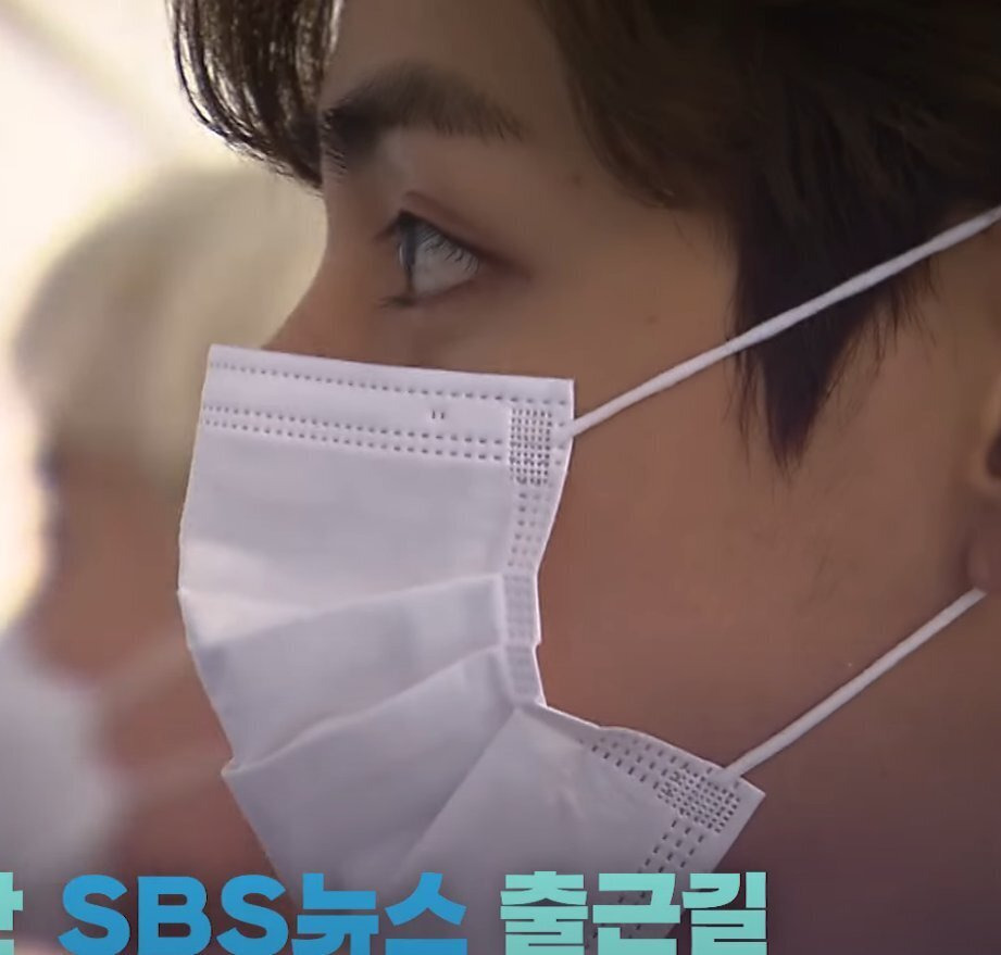 용인 푸씨 성형외과 의사 피셜 수술로 만들기 힘들다는 방탄 뷔의 눈 Daum 카페