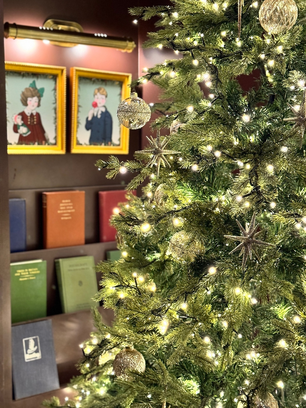 미리메리크리스마스 아이폰 기본 카메라로 찍은 더현대서울 크리스마스 빌리지🎄 Daum 카페
