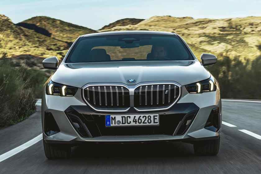 E클래스 압도할까?, 신형 5시리즈 6,940만 원부터