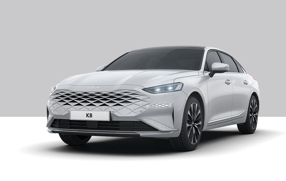 기아 2024년형 K8 출시, "소심한 가격 인상"