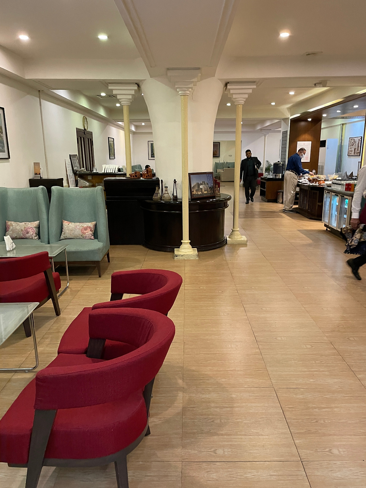 12/05(Sun) Dhaka 공항 Lounge