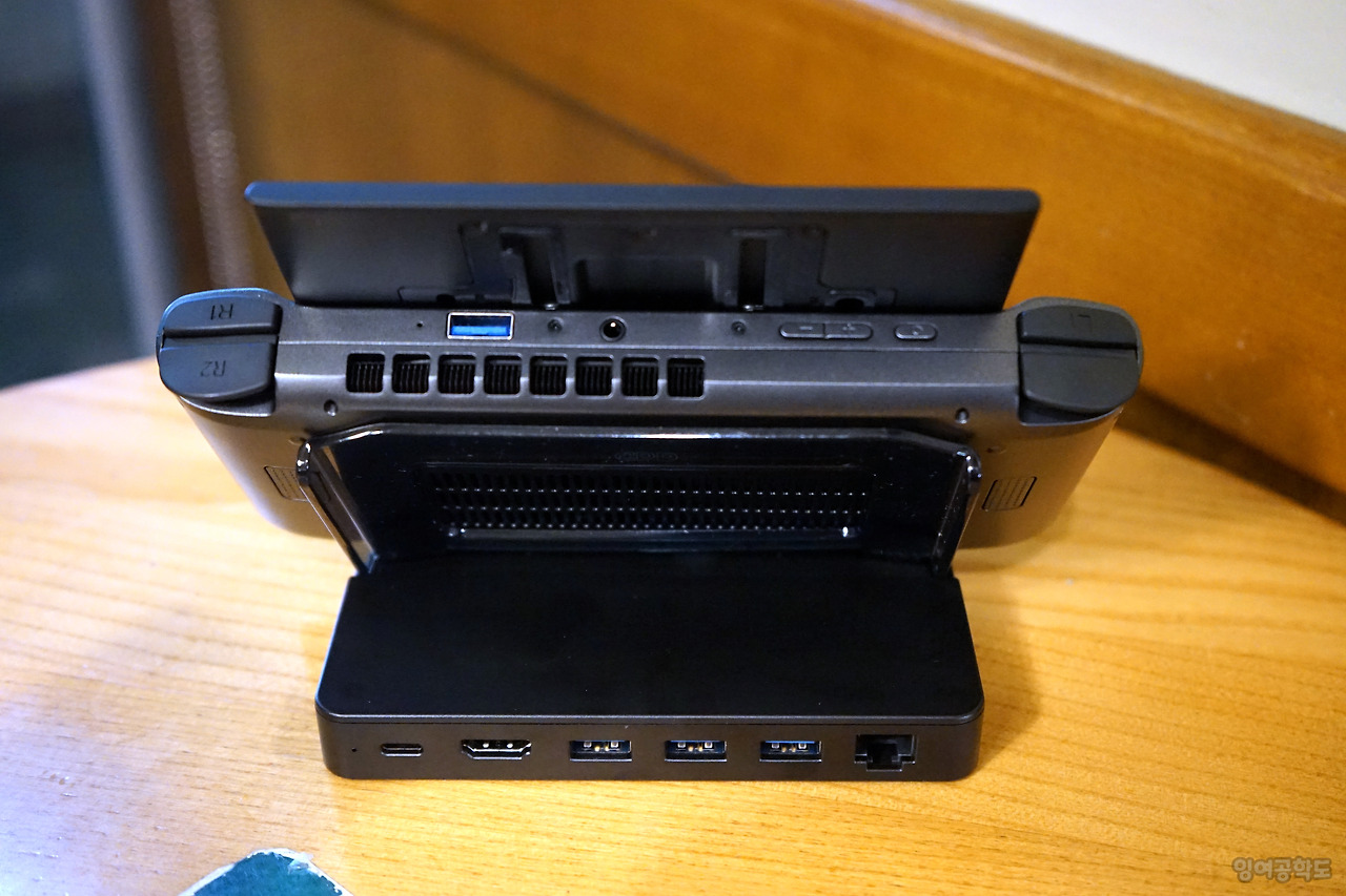 GPD WIN 3 잠깐 살펴본 후기