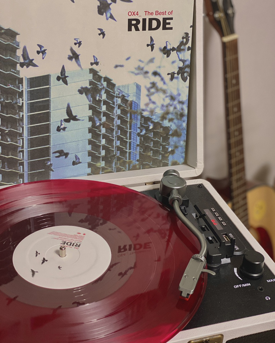 사랑은 연필로 쓰고 음악은 CD로 들으세요