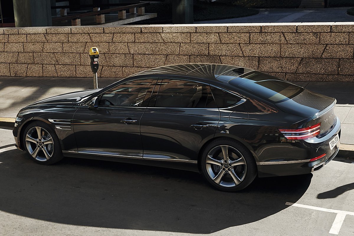 그랜저 풀옵션 VS G80 깡통, 무엇을 사야 이득?