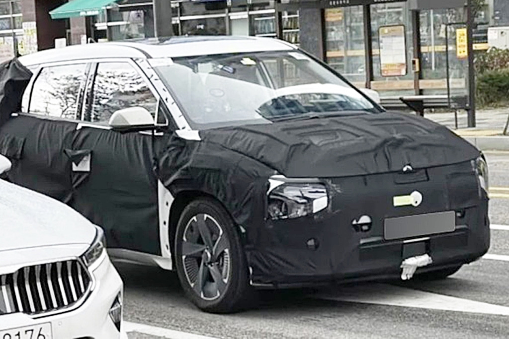 실내까지 포착된 기아 EV7 이번에도 대박 기운 솔솔