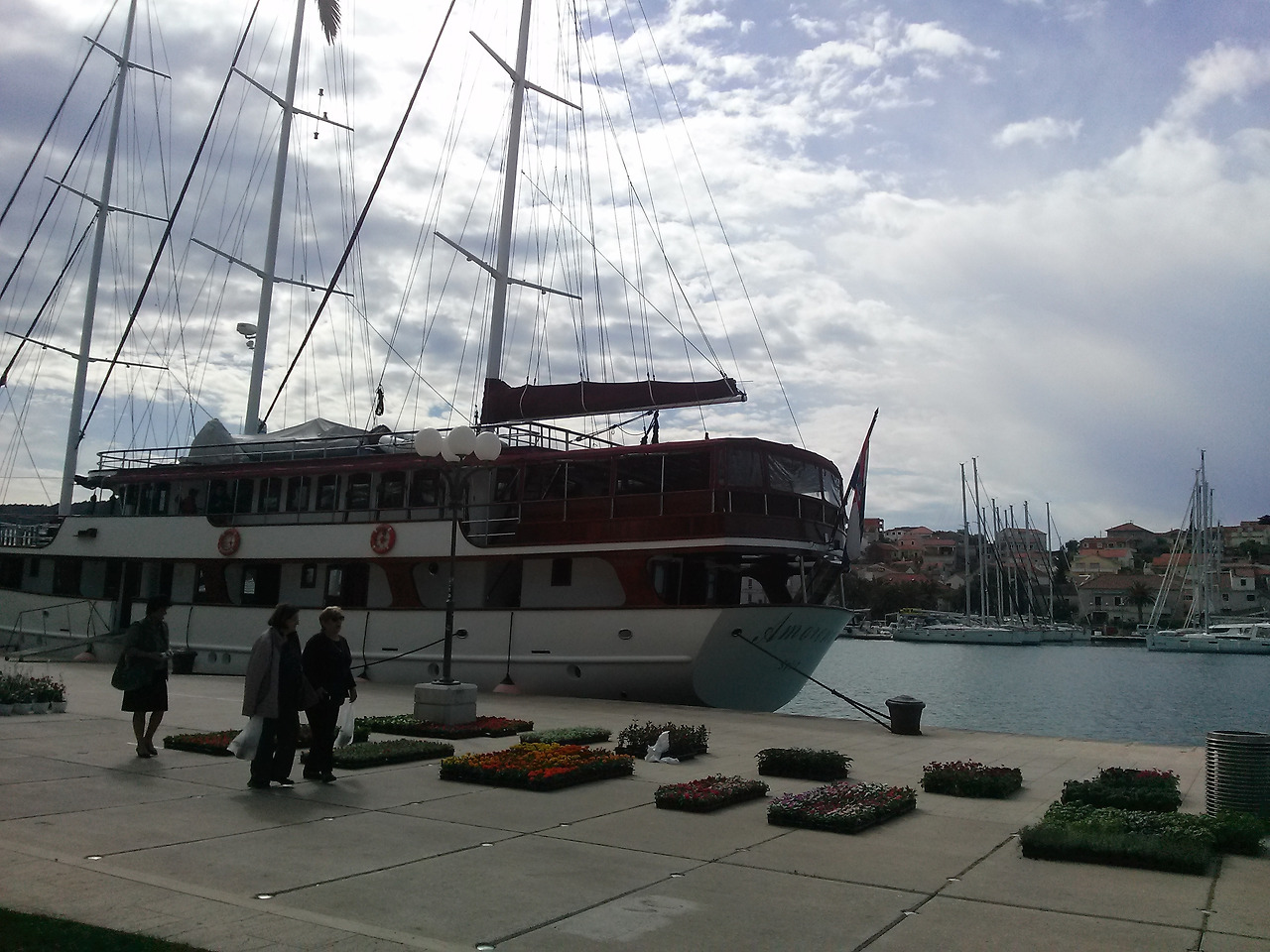 크로#17. 트로기르2: 유구한 역사의 숨결을 야경에서