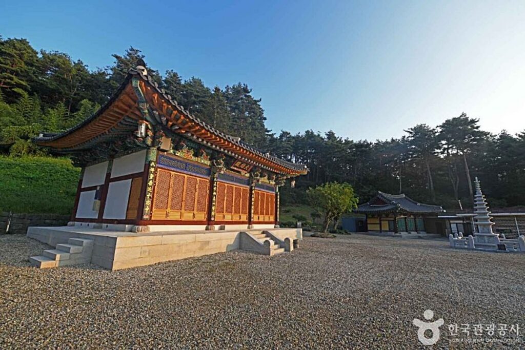 무료로 만나는 가을 풍경, 고성 극락암의 고요한 시간