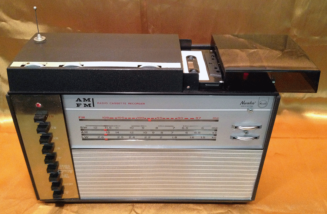 45년 전부터 들려온 소리 SONY CF-580