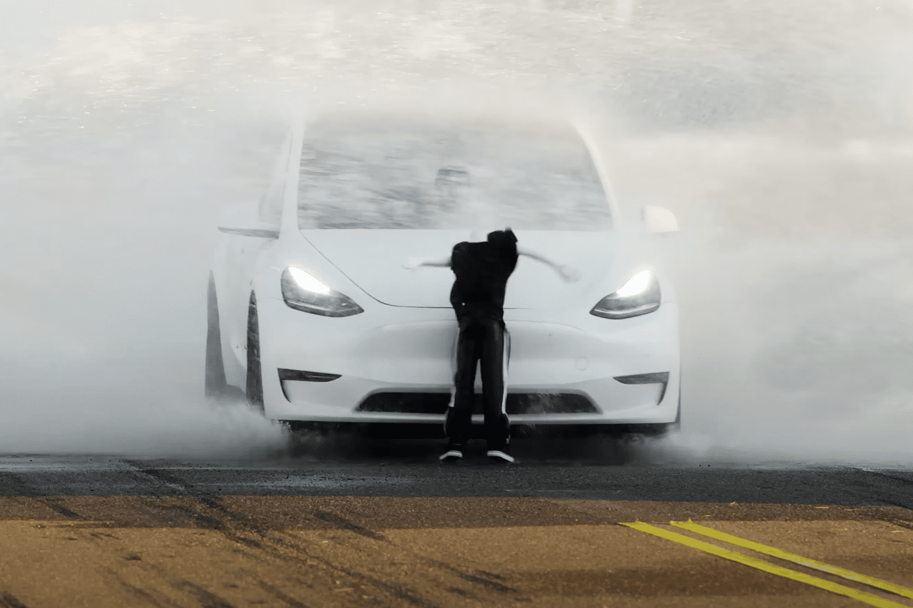 테슬라, 운전자보조 시스템 한계 드러나나