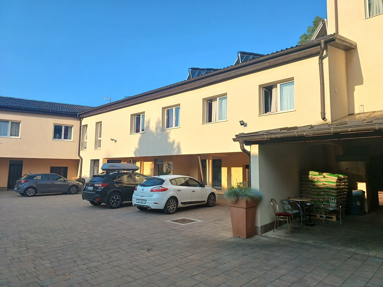 Hotel zvonimir(Otocac-Croatia)