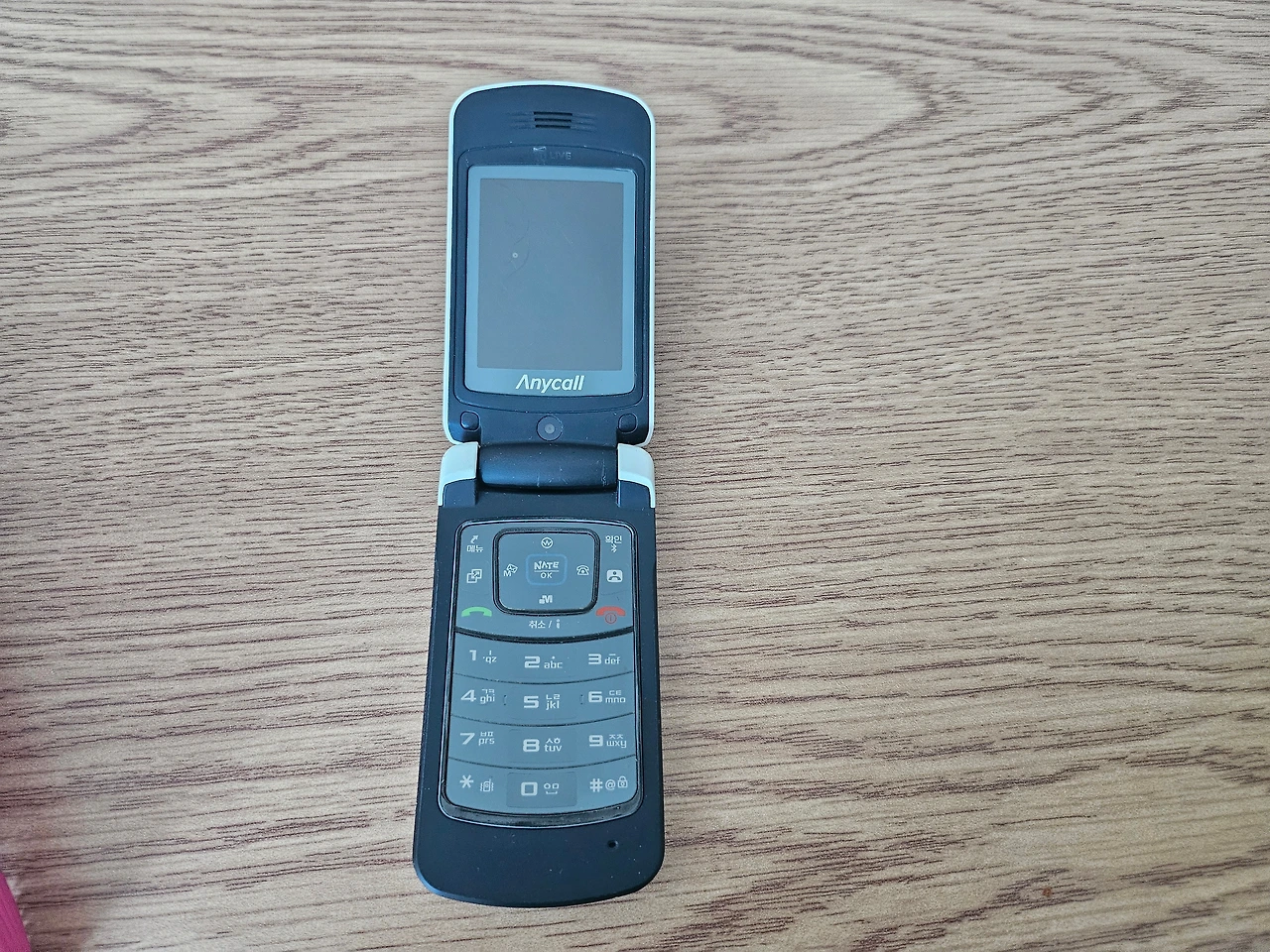 03화 핸드폰 - 당당한 겉모습, 결함 있는 내면