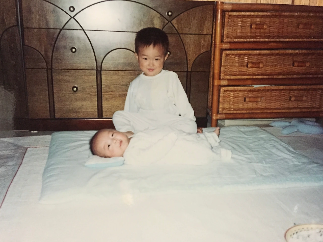 06화 하얗게 슬픈 말