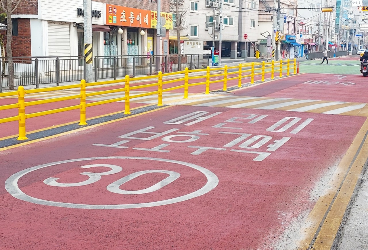 스쿨존 횡단보도 노란색‘으로 바뀐다