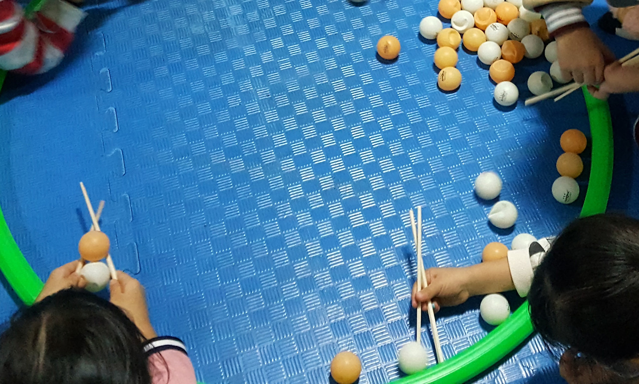 Asd 그룹놀이 구슬 옮기기