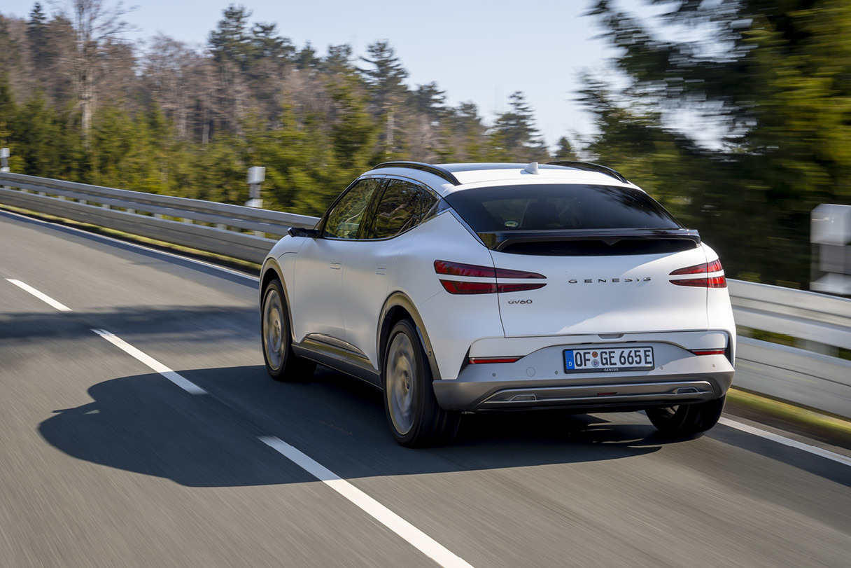 제네시스 GV60 독일 전기 크로스오버 비교 평가 승리