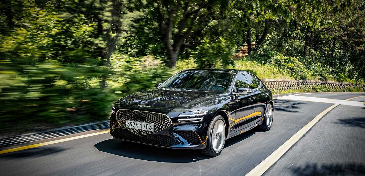 럭셔리 스포츠 세단의 정점, 제네시스 2023 G70