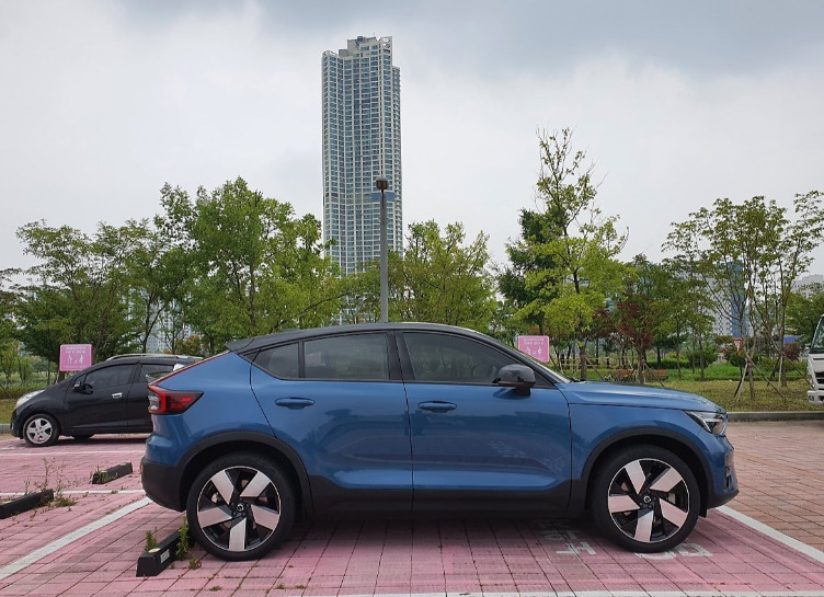 [시승기]볼보 전기차 퍼포먼스 SUV C40 리차지