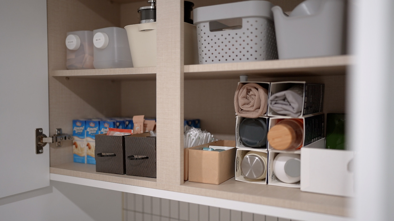 주방 상부장 하부장 효율적인 정리 수납 방법 좁은 주방 3배로 넓게 쓰는 주방 정리 수납 팁 팬트리 정리 네이버 블로그