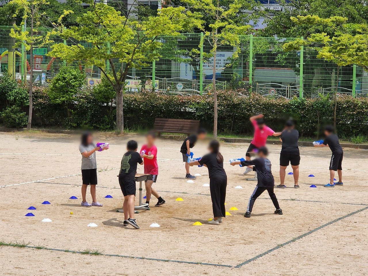 학교에서 물총놀이라니