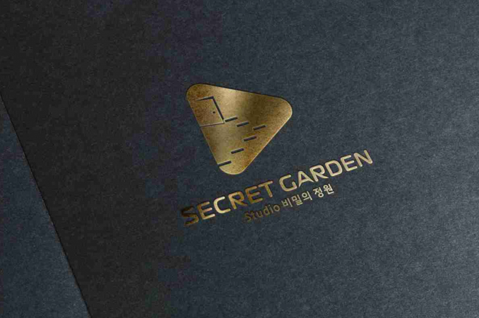 심플한 스튜디오 로고 디자인