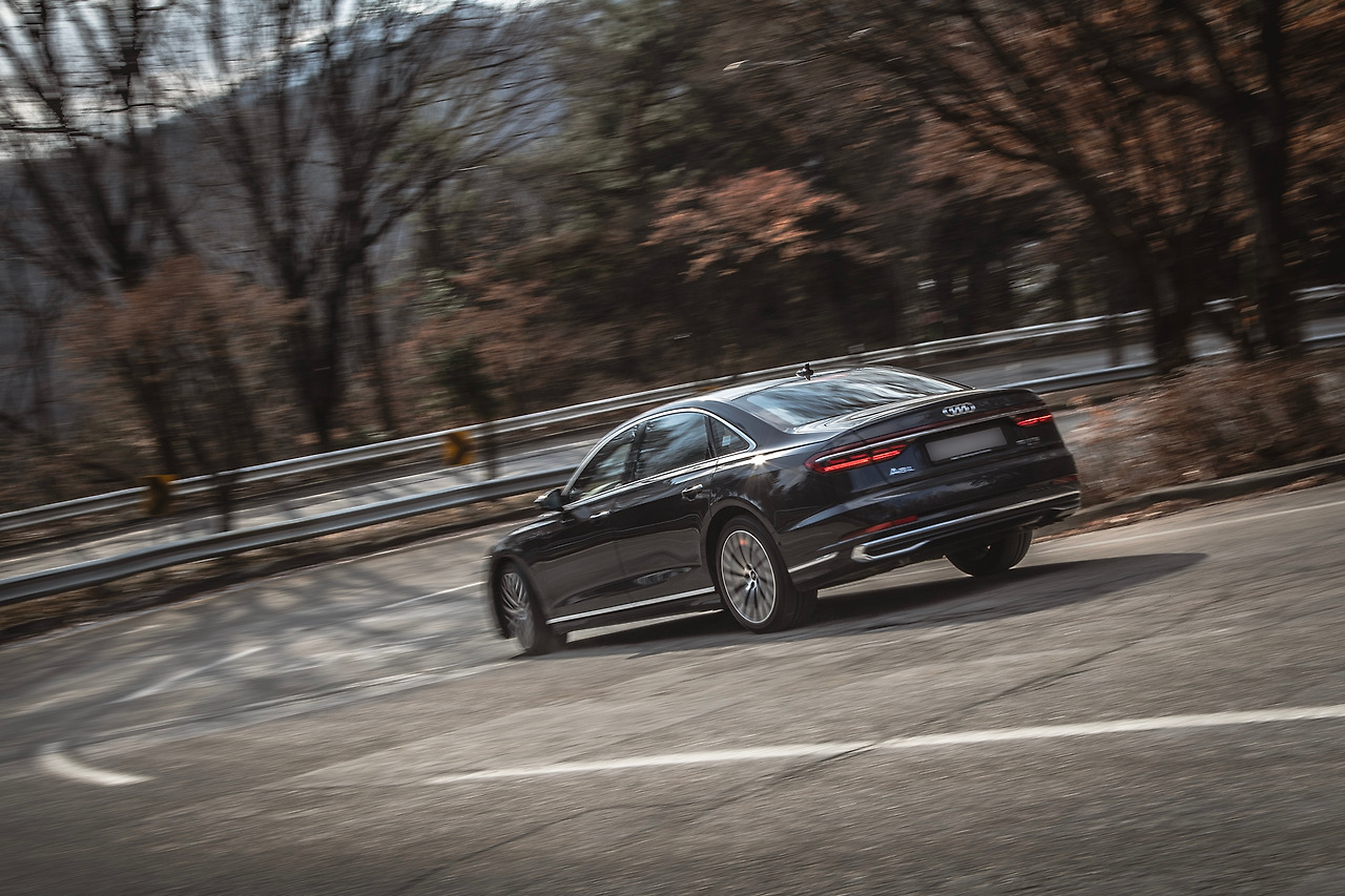 이토록 달콤한 끝물이라니! 아우디 A8L 60TFSI