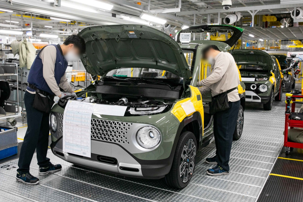 국내서 포착된 의문의 국산 소형 Suv 정체 무엇일까