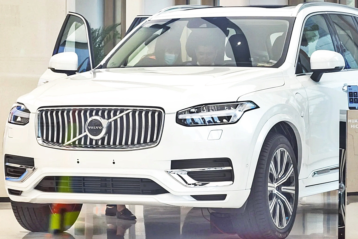 볼보의 Xc90 주행거리 500km 전기차로 출시된다