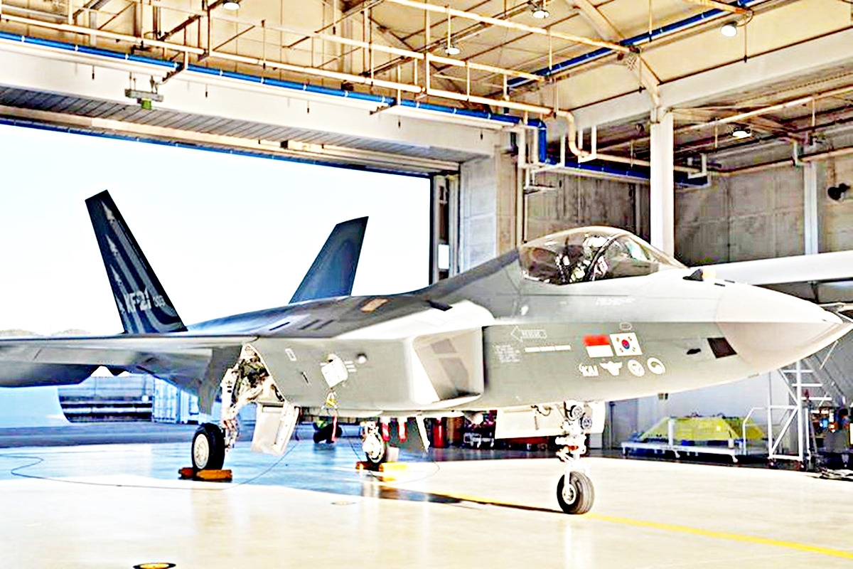 KF-21, 국산 AESA 레이더 탑재하고 시험비행