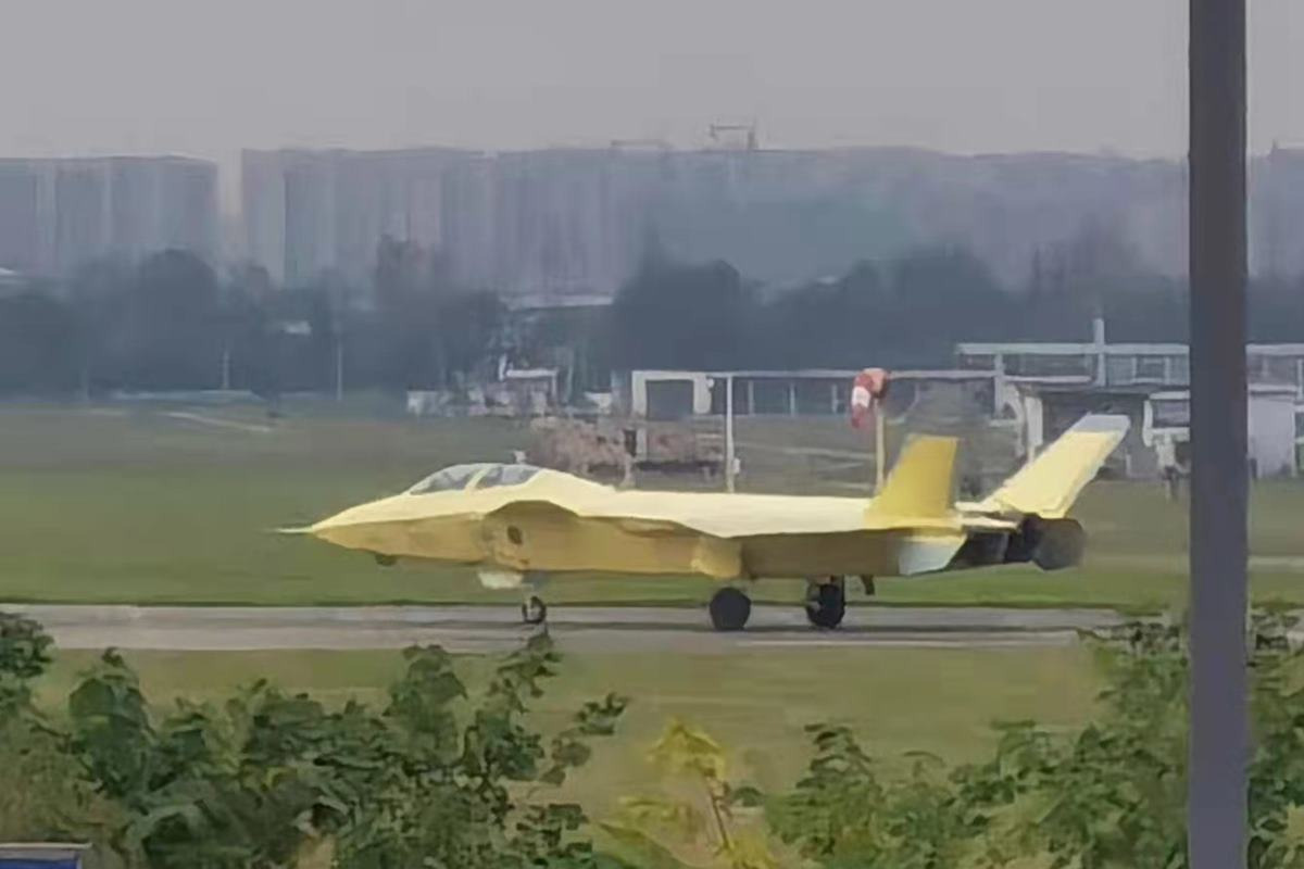 KF-21이랑 똑같이 생긴 전투기의 정체 알고보니...