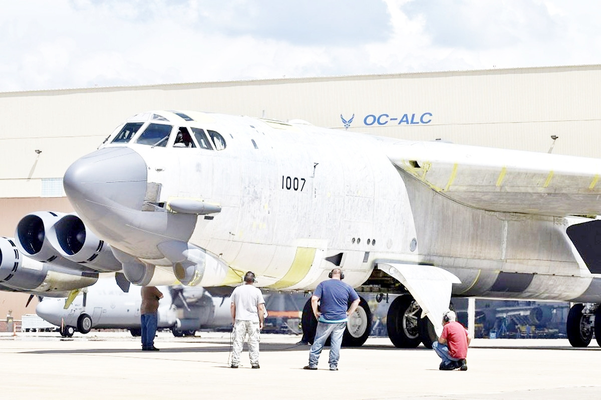 美, 압도적 성능 폭격기 100년 가까이 운용할 예정
