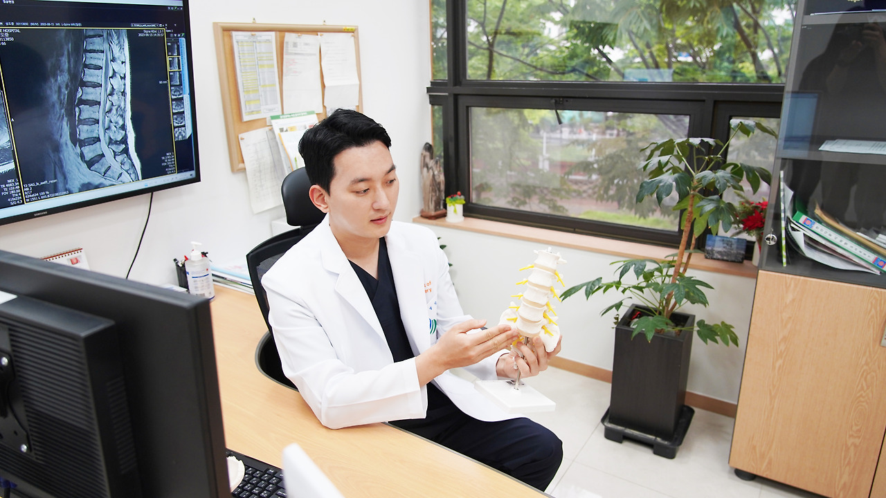 찌르는듯한 뒷머리통증 이 질환부터 의심하세요