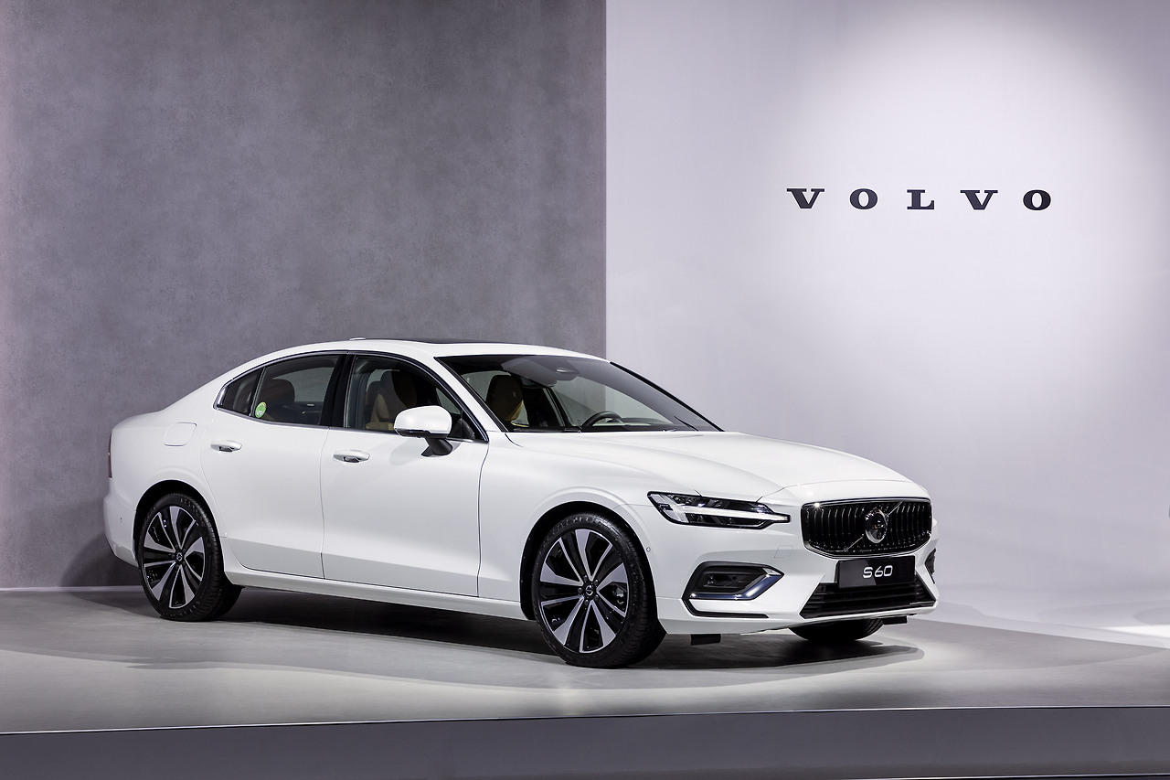 한 마디로 알잘딱깔센 볼보 S60 And V60cc