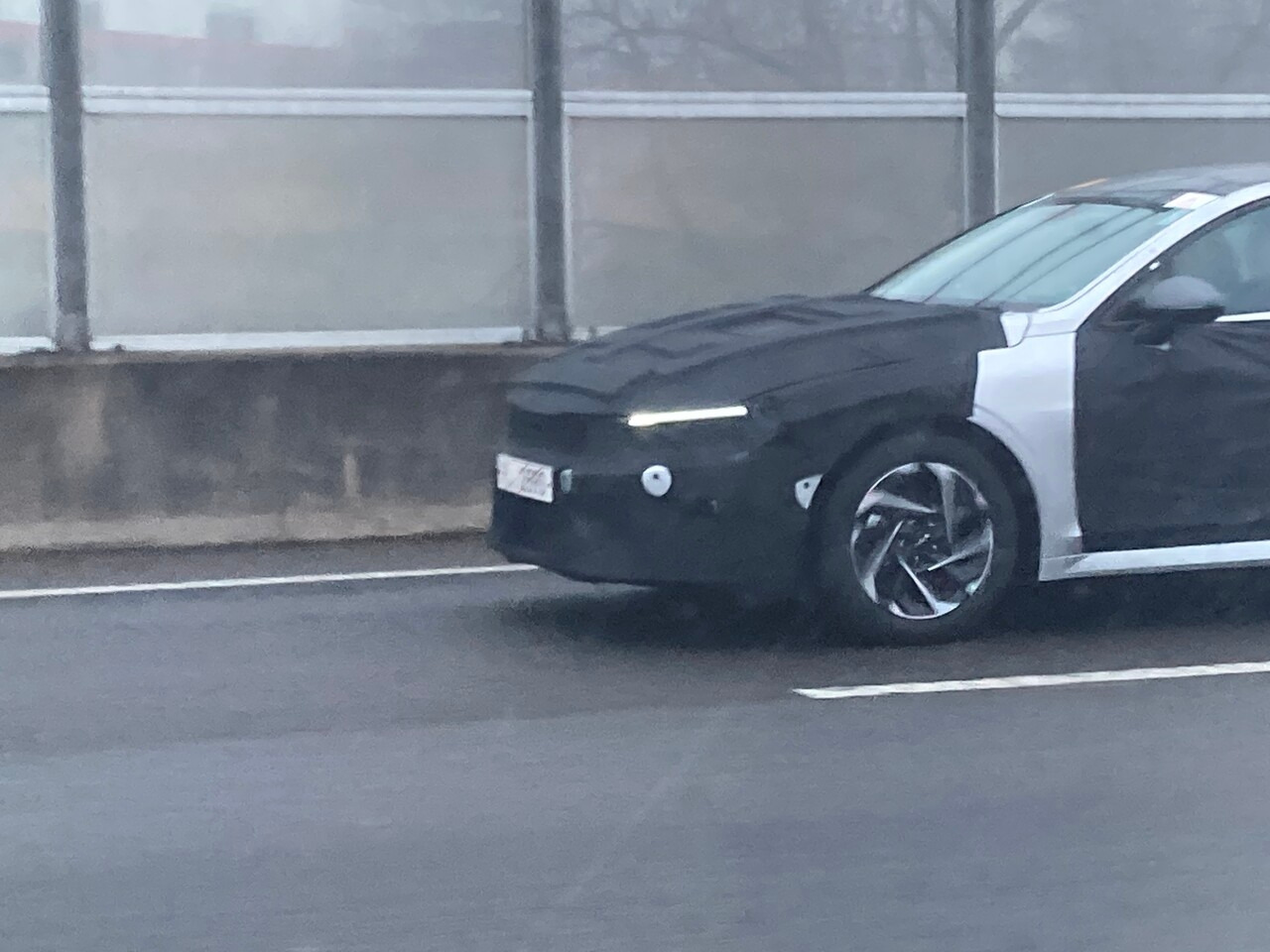 "솔라루프 부활?" K5 F/L HEV 추정 스파이샷