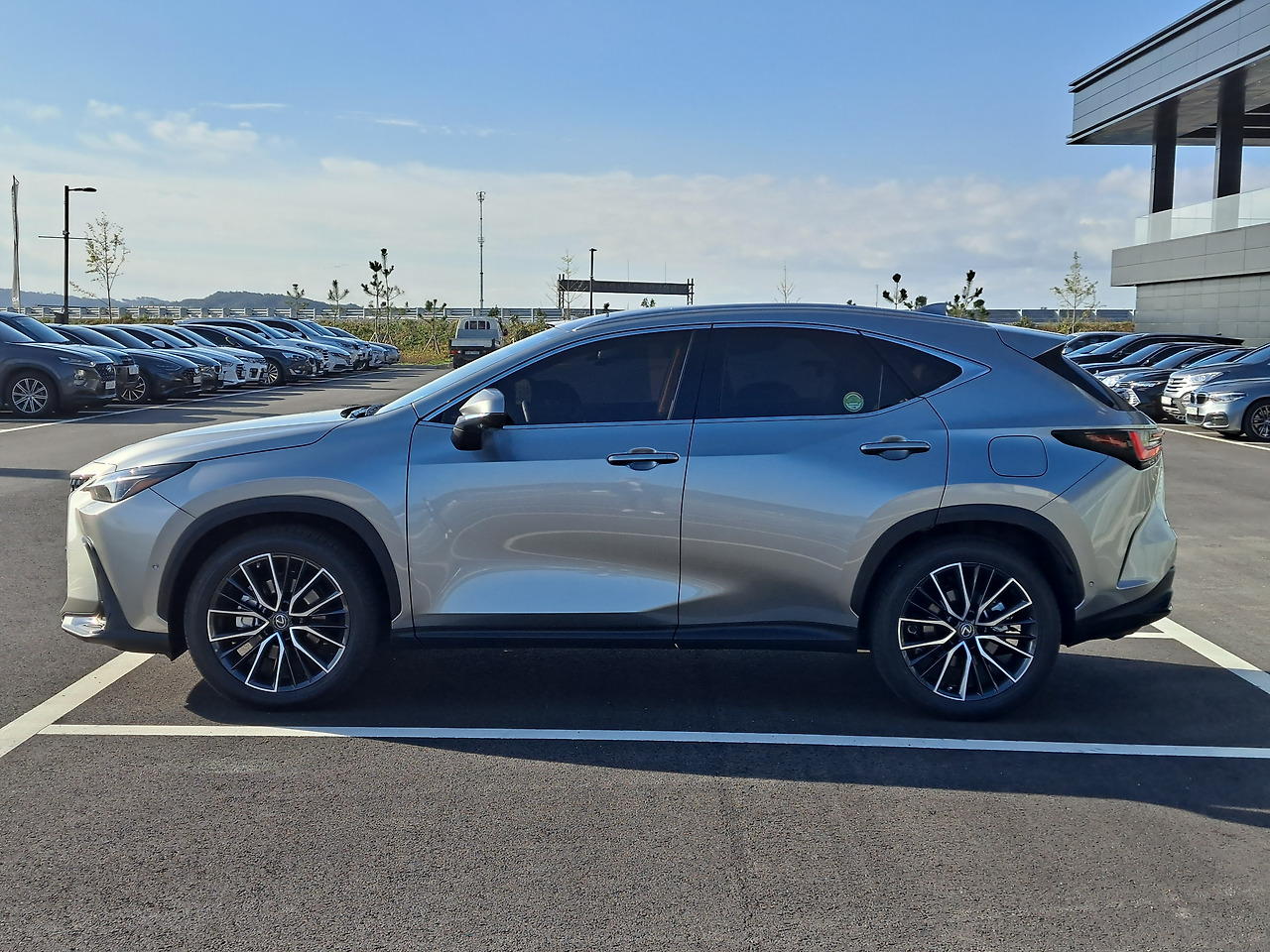 '역시 하이브리드의 명가!', 렉서스 'NX350h'