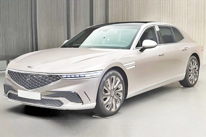 "제네시스 G90, S클래스 겨냥한 새로운 디자인"