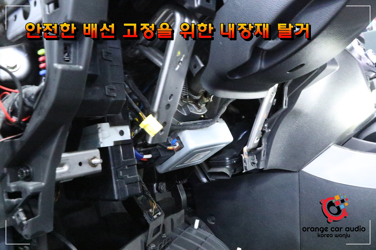 코란도c 후방카메라 고장으로 국산 후방카메라로 교체