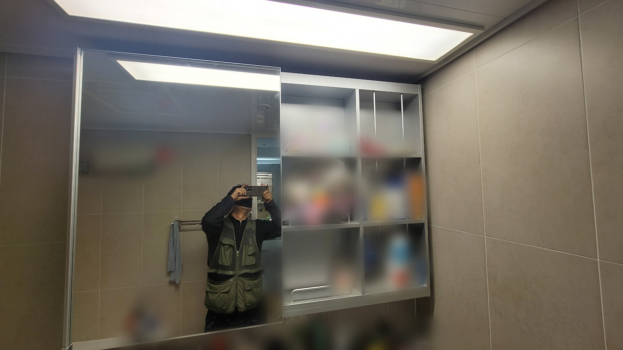서초구 반포동 반포리체아파트 욕실 슬라이드장거울 교체 욕실장 도어거울교체 대일유리 02 780 0275