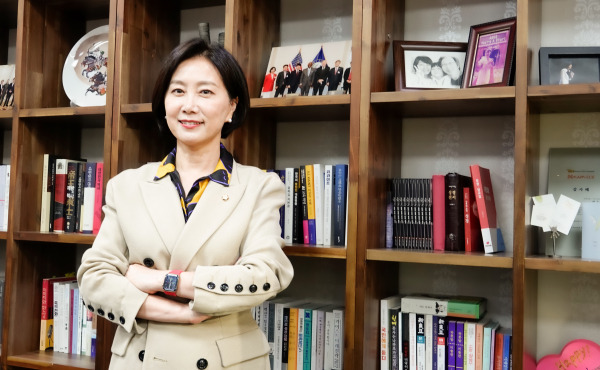 허은아 프로필 리즈 승무원 키 결혼 남편 직업 자녀 딸 재산