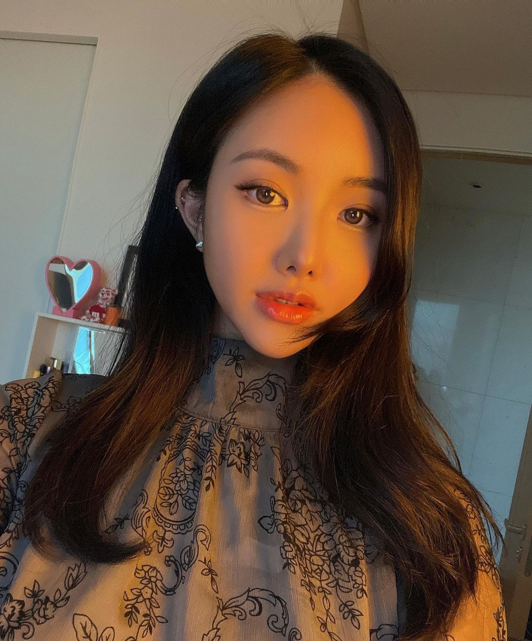 건강미인 우이니 사장님 인스타그램 셀카 사진 모음 — 스타들의★ 근황을 모아서