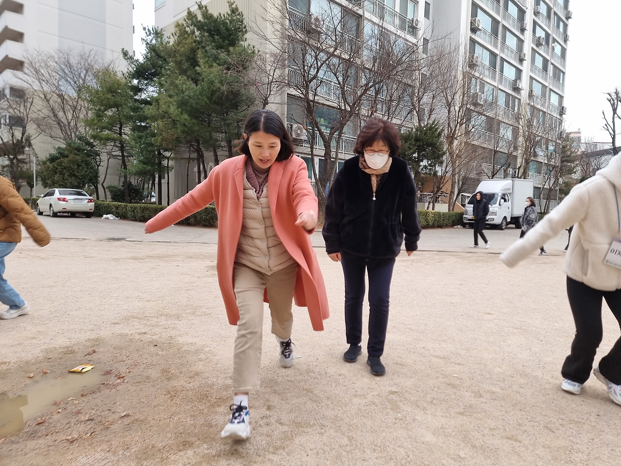 동네친구들 전래놀이 활동가 교육 4회기 쌩쌩이 공기놀이 가위바위보 긴줄넘기 8자놀이 달팽이놀이 떡장수 놀이