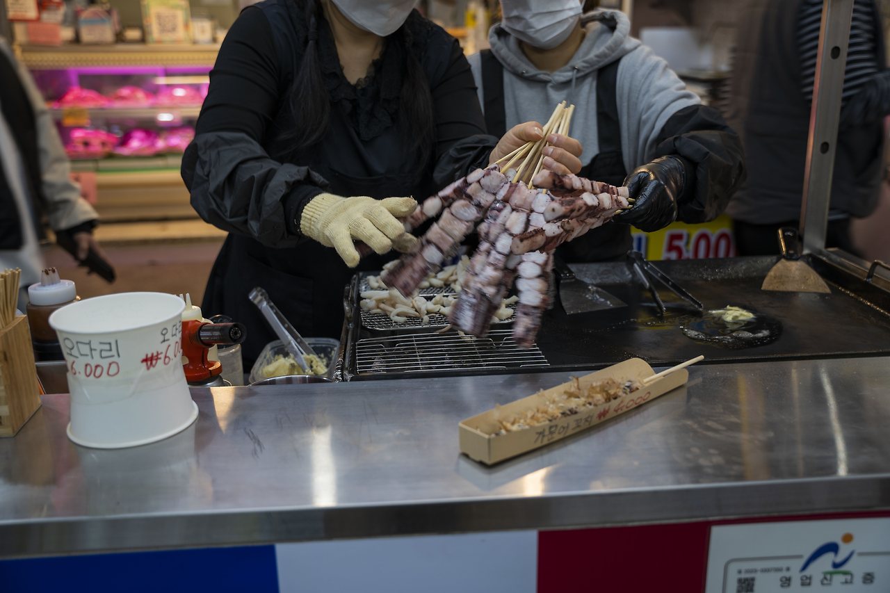 수암한우야시장의 꽃이라 불리는 음식거리의 모습입니다