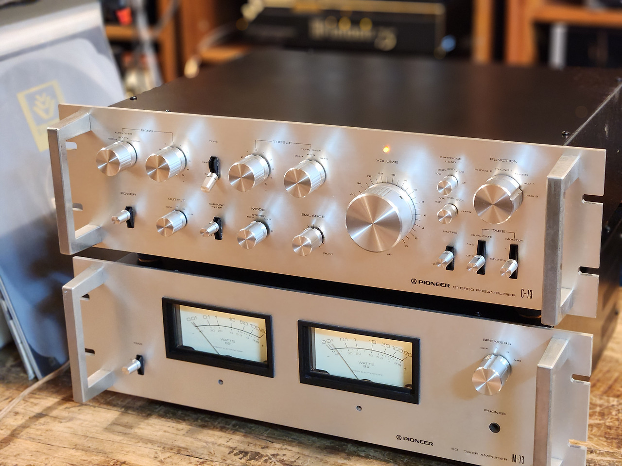 일본 Pioneer 파이오니아 사의 C 73프리엠프와 M 73 파워엠프 조합입니다 A급