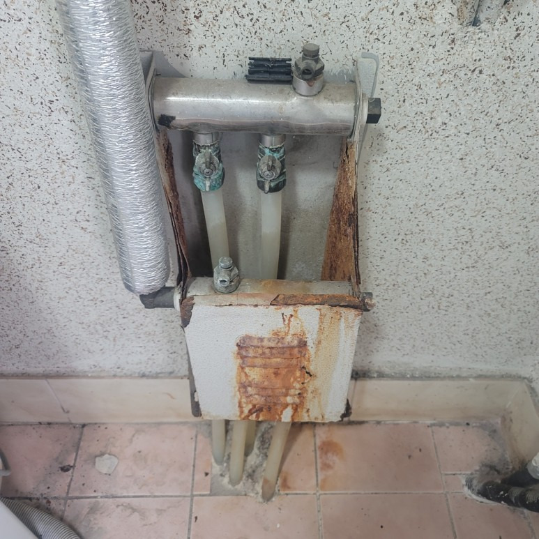 울산 태영오피스텔에 린나이가스보일러 RC610-15KF 교체설치및 분배기 2구 교체