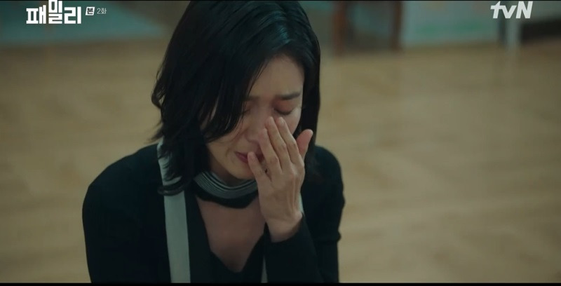 드라마 패밀리 2회 내용 줄거리 리뷰 오천련 부장 채정안 Vs 권도훈 아내 강유라 배우 장나라