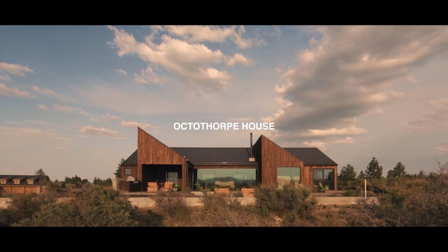 *사막위에 해시태그 Mork-Ulnes completes eight-sided Octothorpe House in Oregon ...