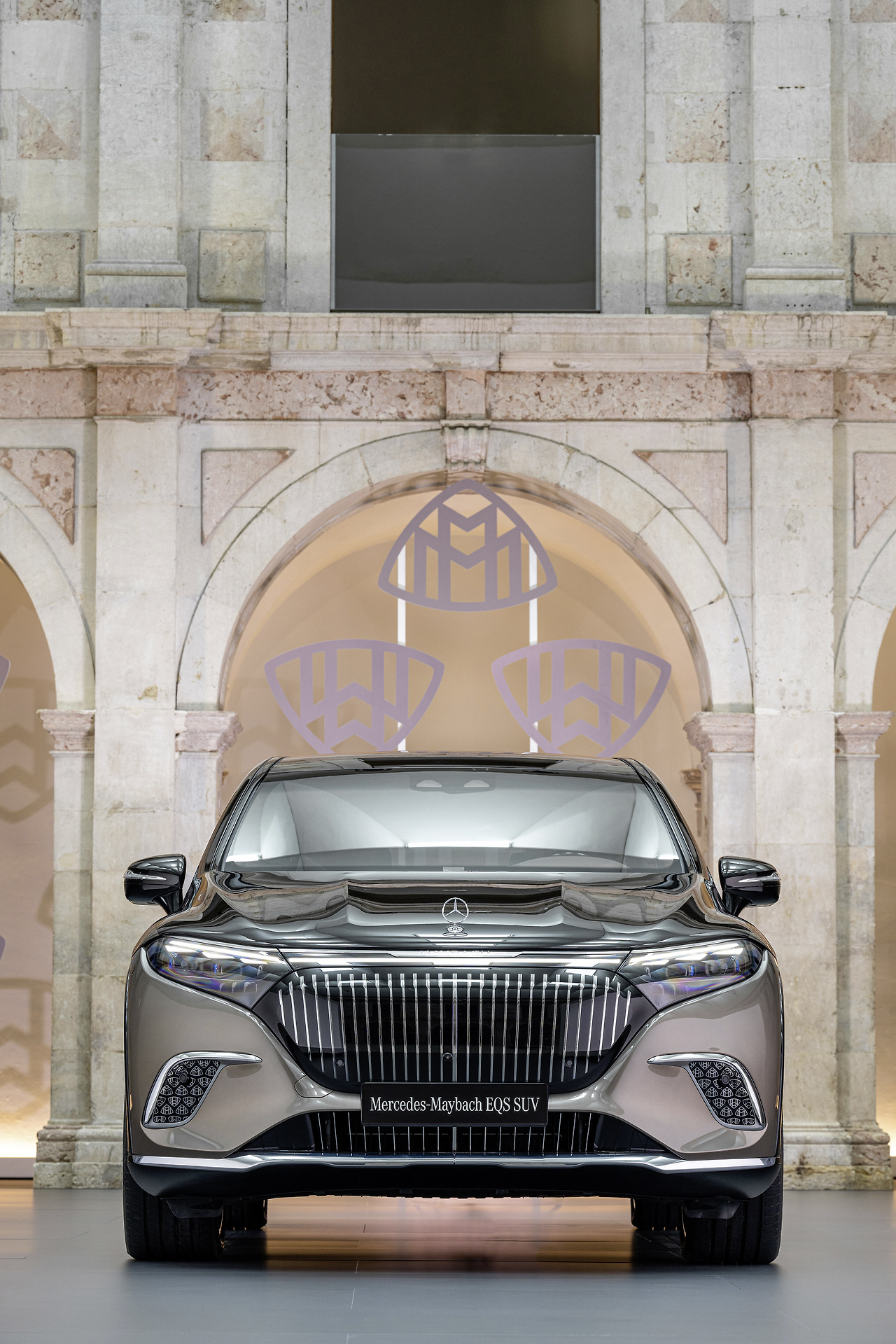 브랜드 역사상 최고급 Ev 2024 메르세데스 마이바흐 Eqs 680 Suv 원본 사진으로 정리합니다