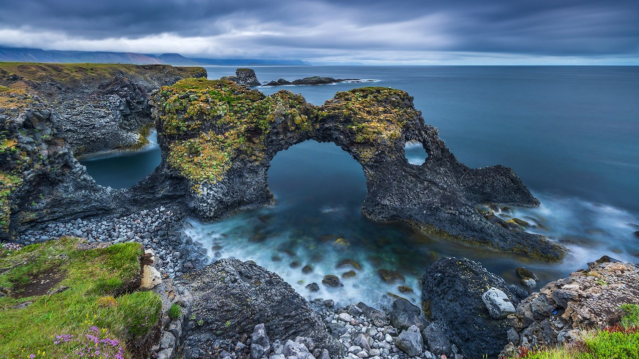 Gatklettur (Hellnar Arch), Iceland 스나이펄스네스에서 유명한 '구멍 뚫린 바위' 가트크래튀르 가트클레투르 개틀레투르